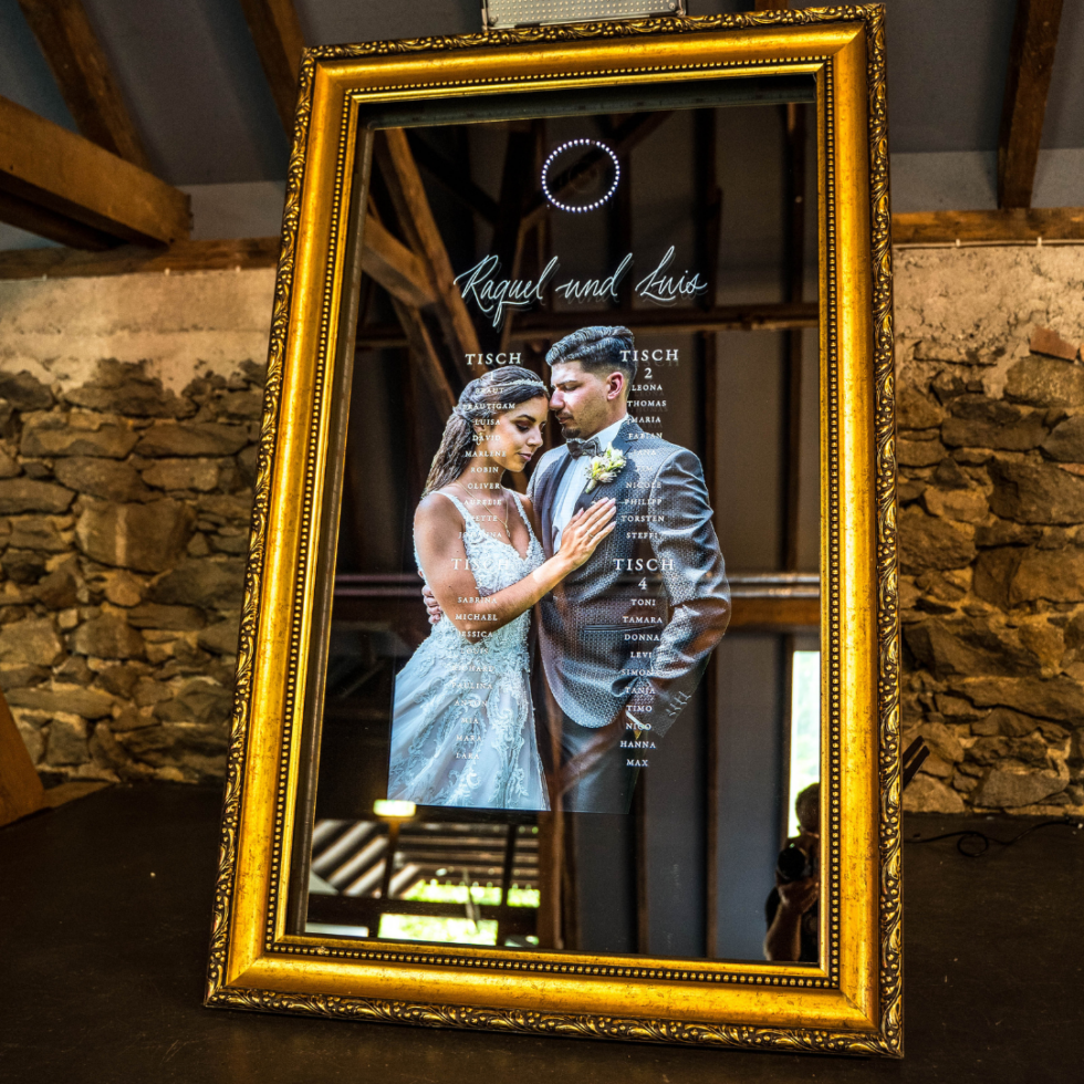 Fotospiegel: Besondere Fotobox für Hochzeiten | Jetzt mieten!