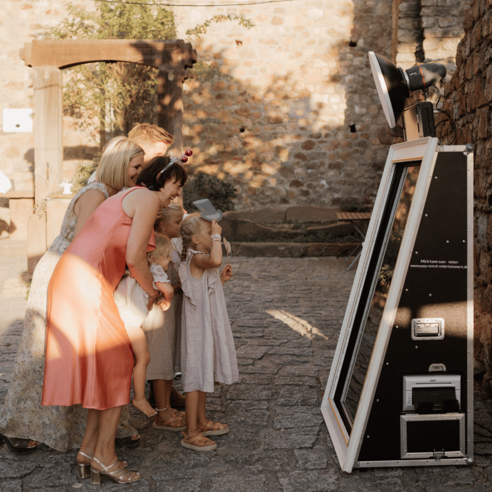 Fotospiegel: Besondere Fotobox für Hochzeiten | Jetzt mieten!